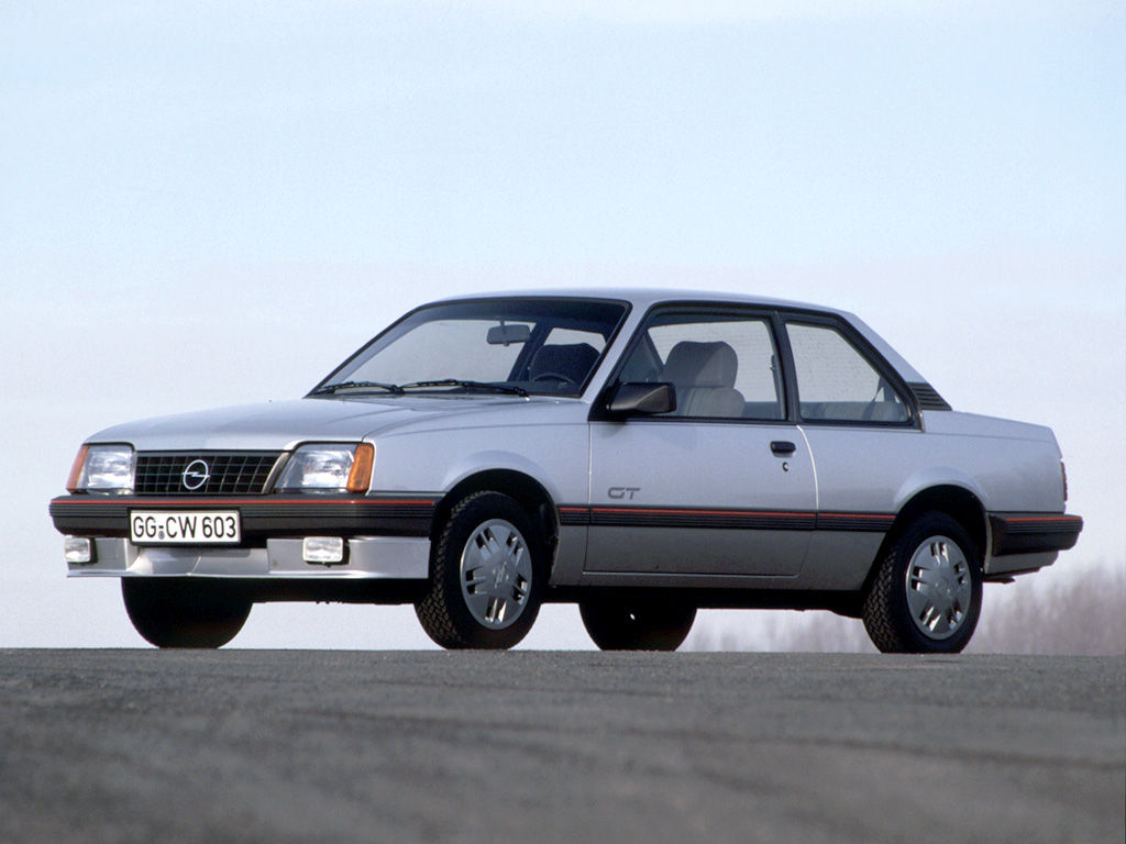Opel Ascona C 2.0i (100 Hp)